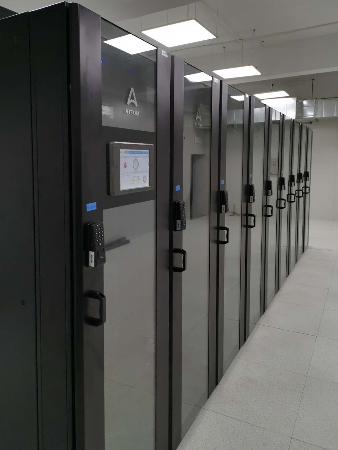 Why Micro Data Center is the best choice to build your on-premise ...